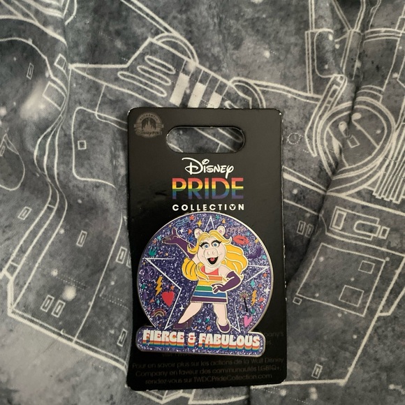 Disney | Other | 223 Disney Parks Rainbow Pride Muppets Miss Piggy ...